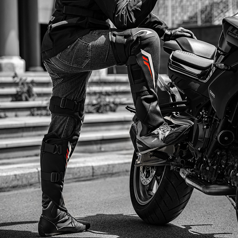 Protective knee pads for motorcycle riding KG2 - MOTOWOLF